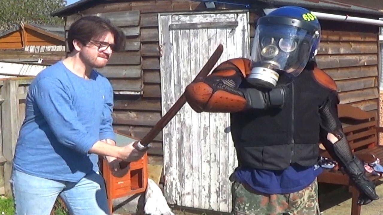 French Riot armour tests - YouTube