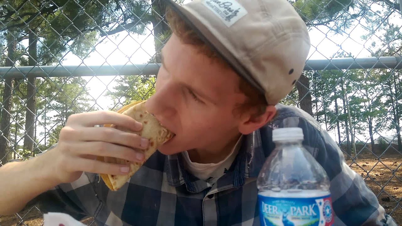 just chowing down - YouTube