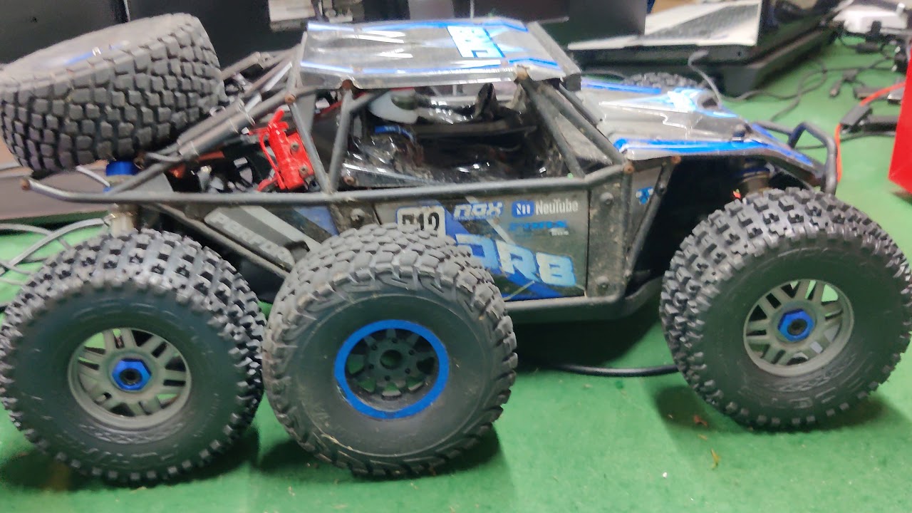 FTX DR8 with Mojave wheels - YouTube