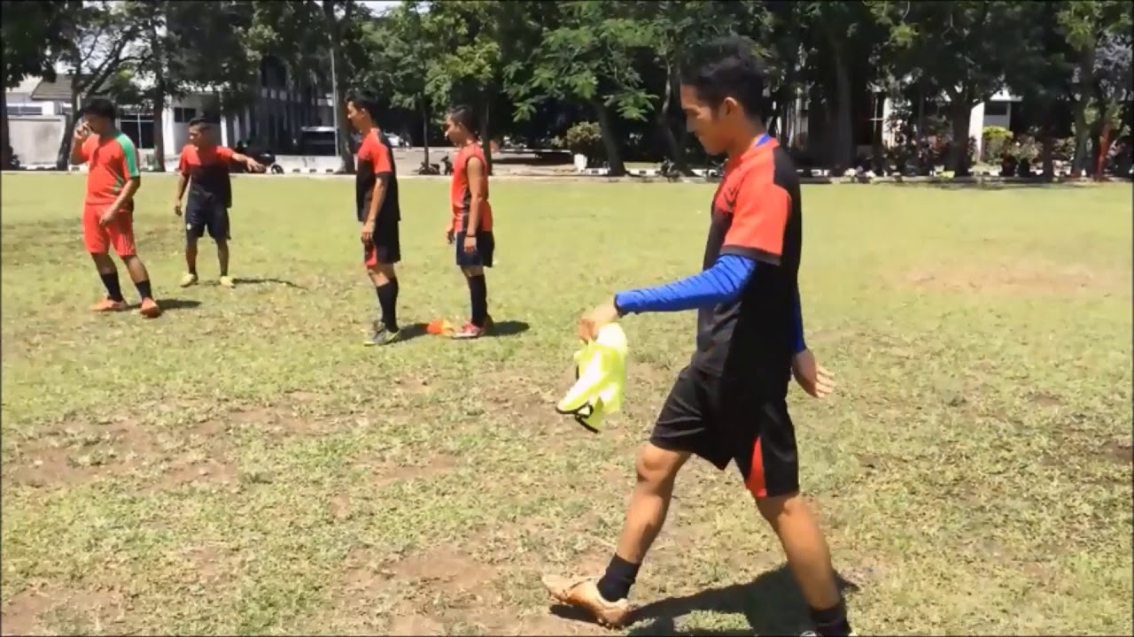 Latihan Shooting Sepak Bola - YouTube