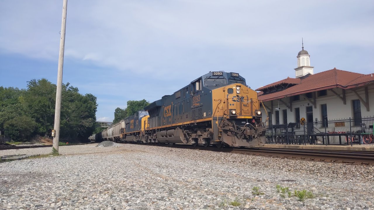 CSX 3293 and CSX 4714 pull a CSX Grain Train through Decatur, AL - YouTube