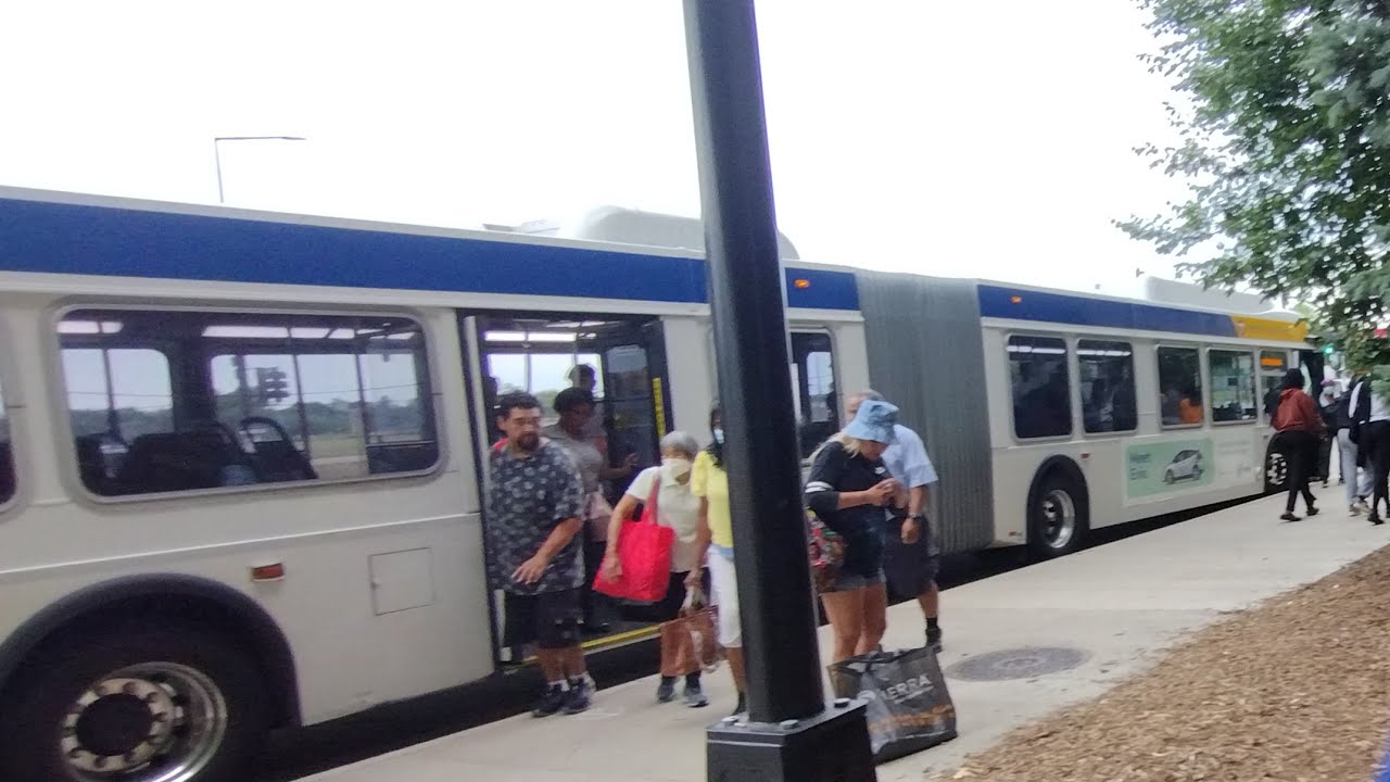 Metro Transit NFI XD60 Blue Line replacement bus from Terminal 2 to ...