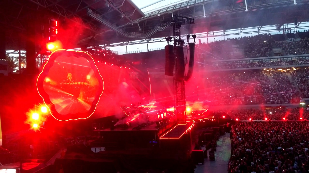 Coldplay - Clocks (live at Red Bull Arena Leipzig, 14.06.2017) - YouTube
