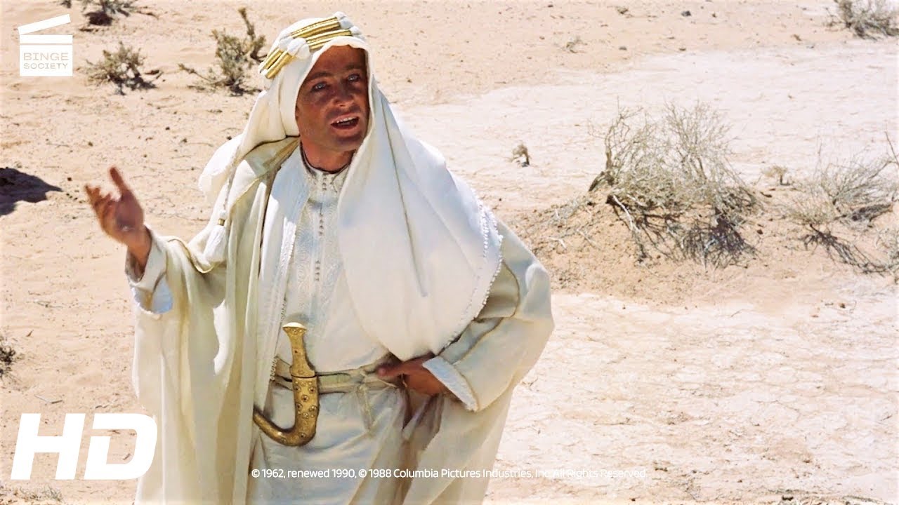 Lawrence of Arabia: Sherif Ali gives Lawrence Arab robes for saving ...
