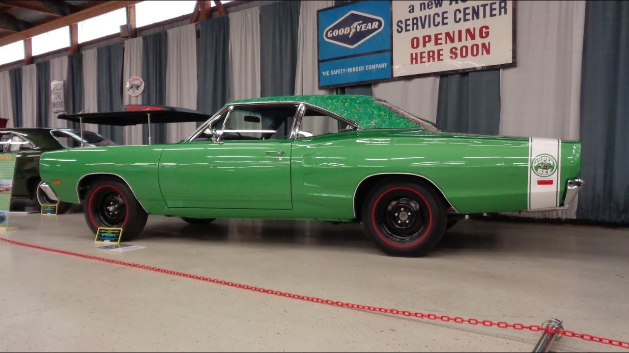 1969 ½ Dodge Super Bee A12 with Mod Floral Top & 440 Engine Sound My ...