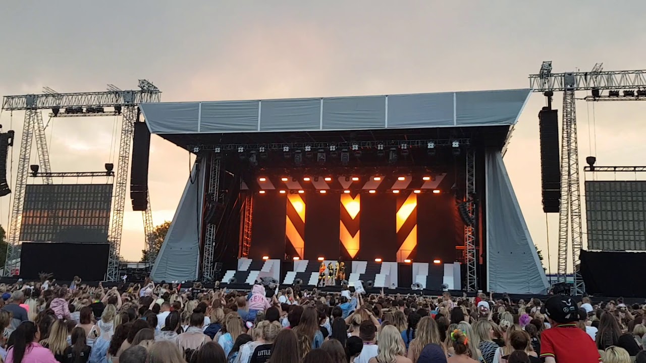 Little Mix crowd pep talk (Gateshead 26/7/18)(The Summer Hits Tour) HD ...