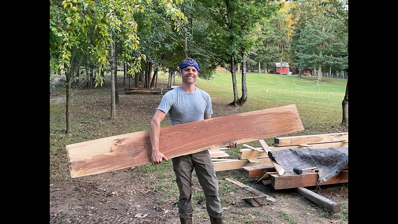 Milling a 3-year-old red oak log on my Mister Sawmill Model 26 - YouTube