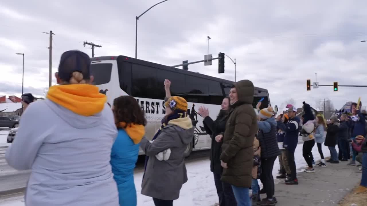 Montana State fans line streets of Bozeman to send undefeated Bobcats ...