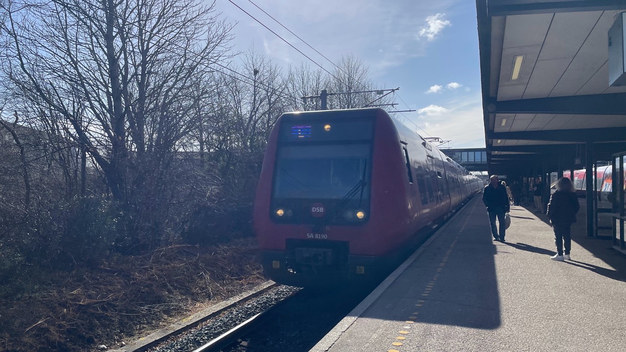 Togtur til Dybbølsbro (Hurtigste S-tog) | Train ride to Dybbølsbro ...