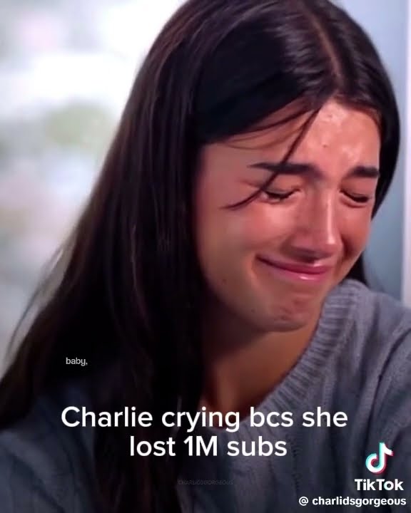 Charlie crying bcs she lost 1M subs - YouTube