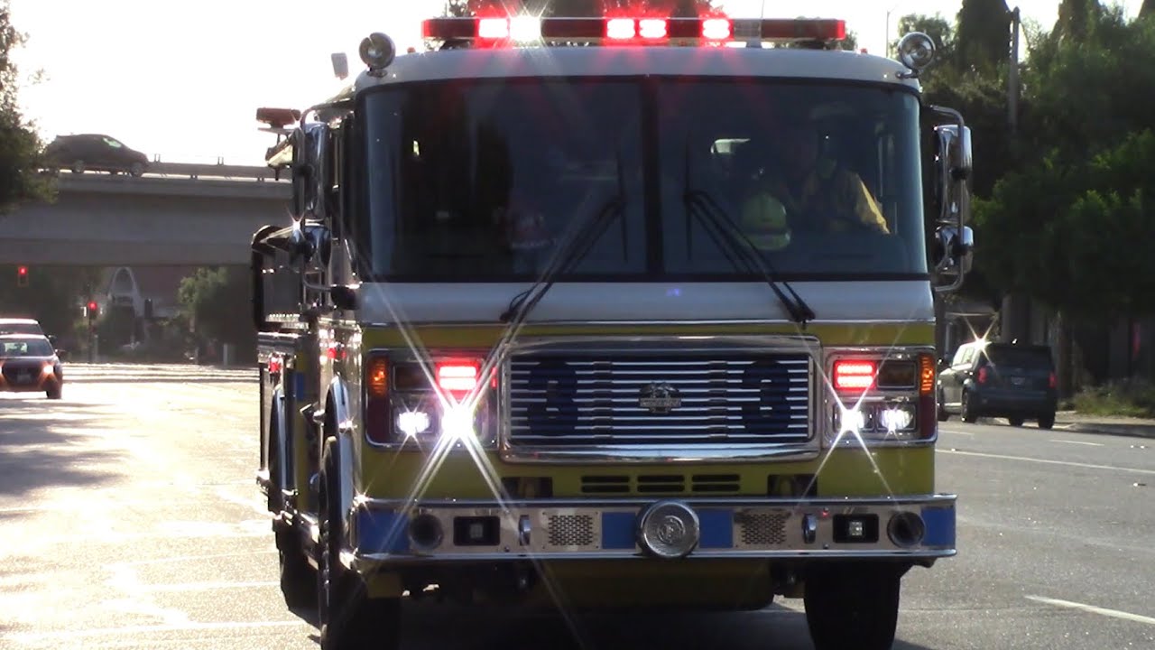VCFD Engine 33 responding - YouTube