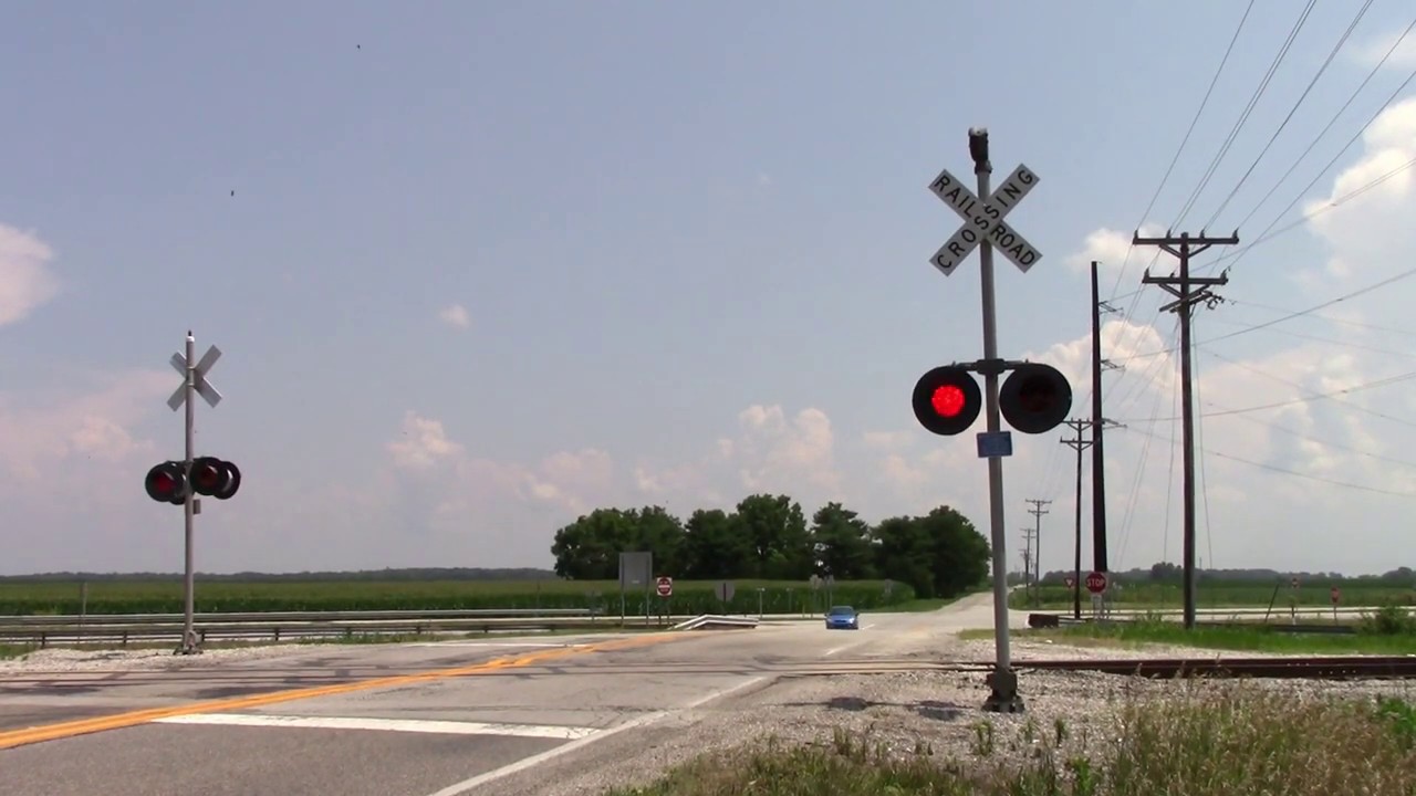 State Road 352 Railroad Crossing - KB&S 705, 706, 701, and 704 in ...