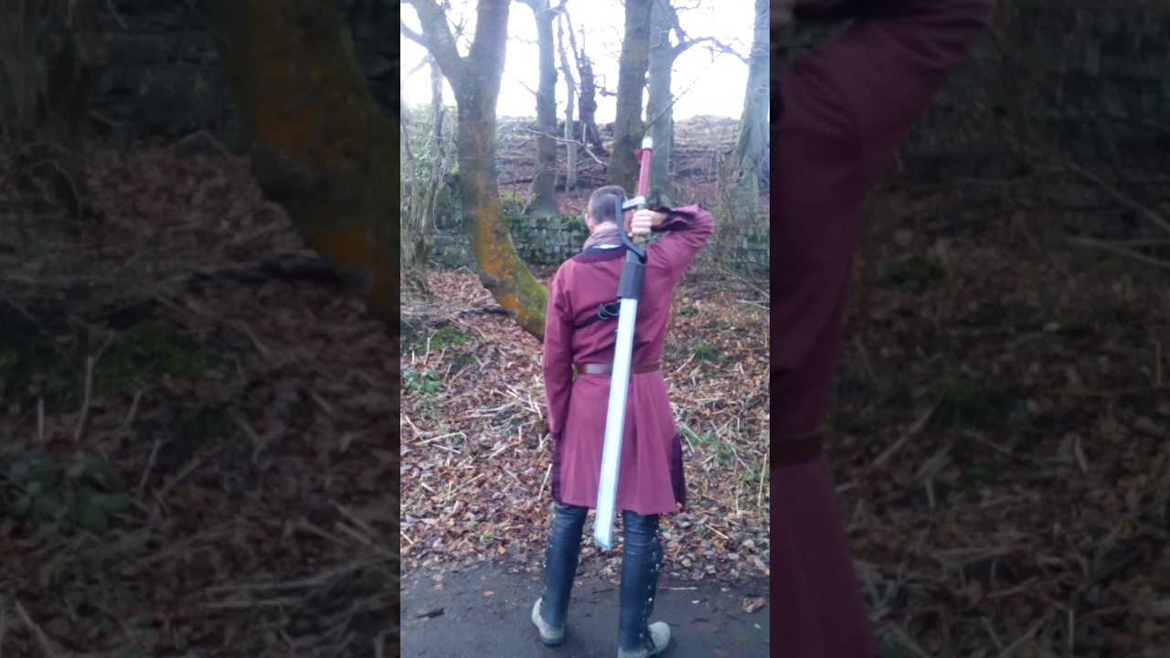 Two Handed Back Scabbard for Larp - YouTube