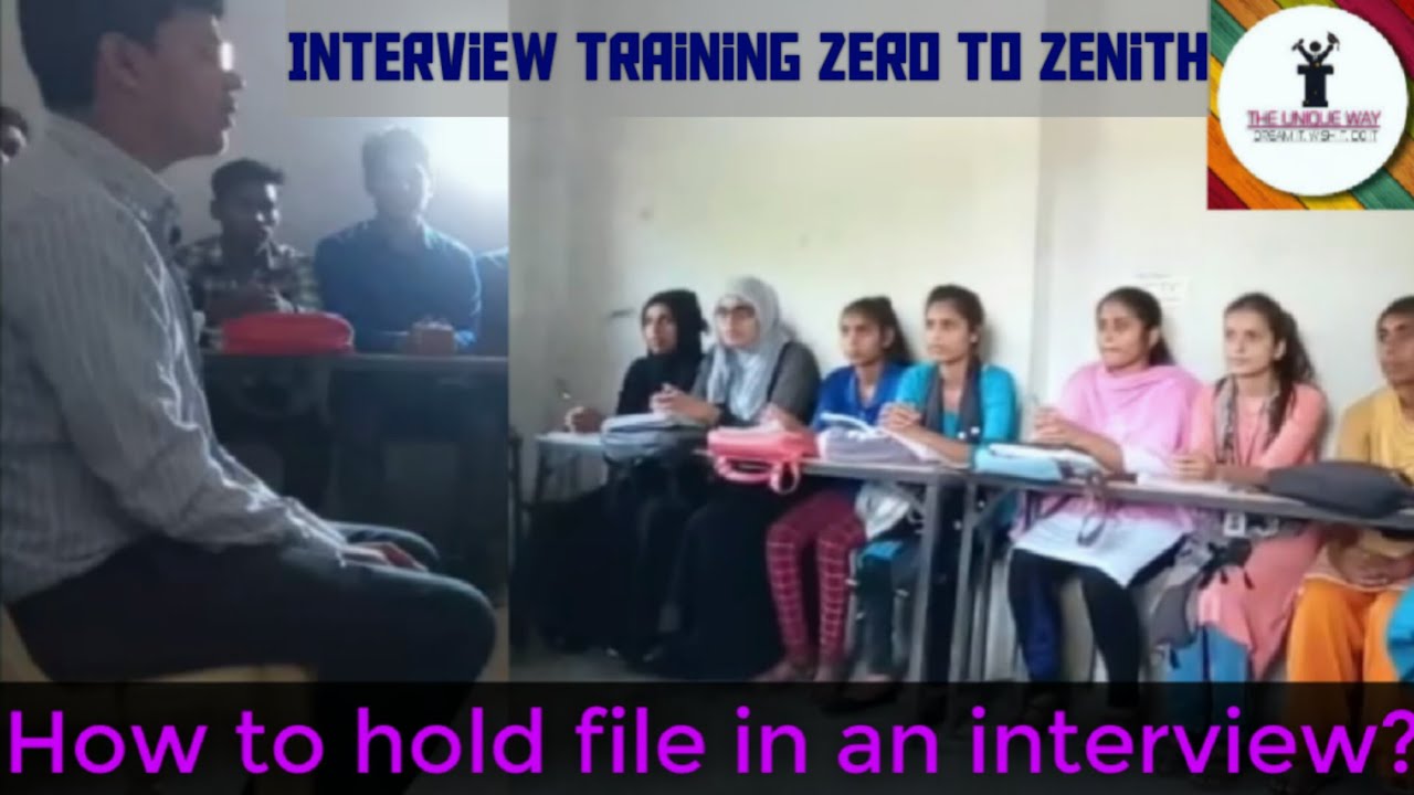 How to hold file in an interview?The right way to hold file. Interview ...