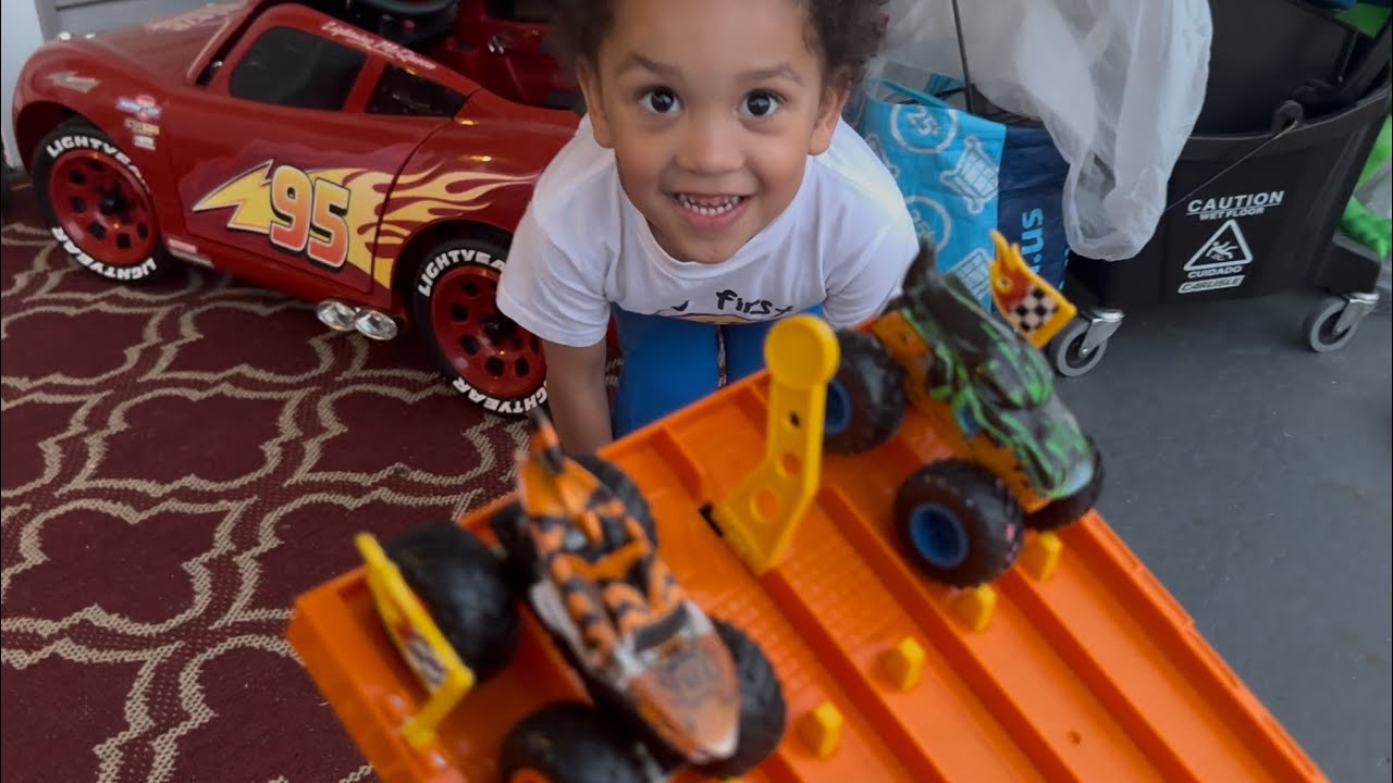 HOTWHEELS MONSTER TRUCK AMARI CUP - YouTube