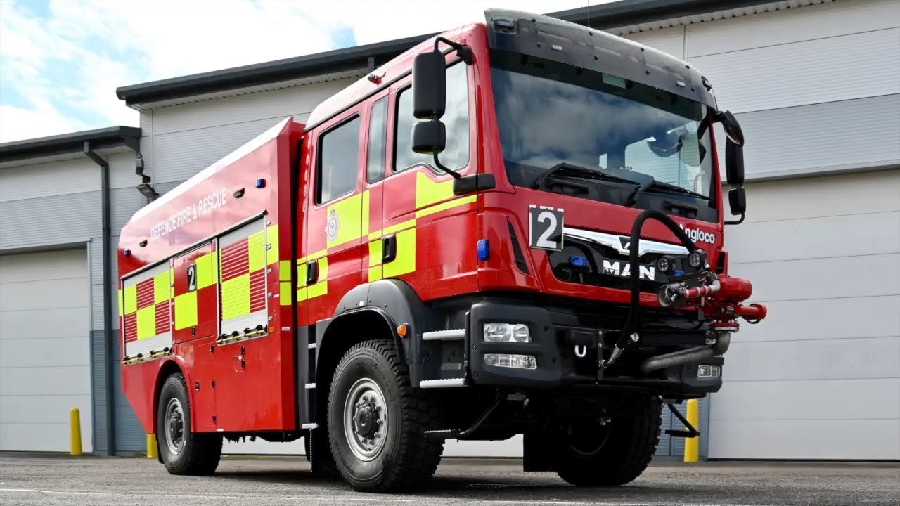 The last of the Defence Fire and Rescue program. - YouTube