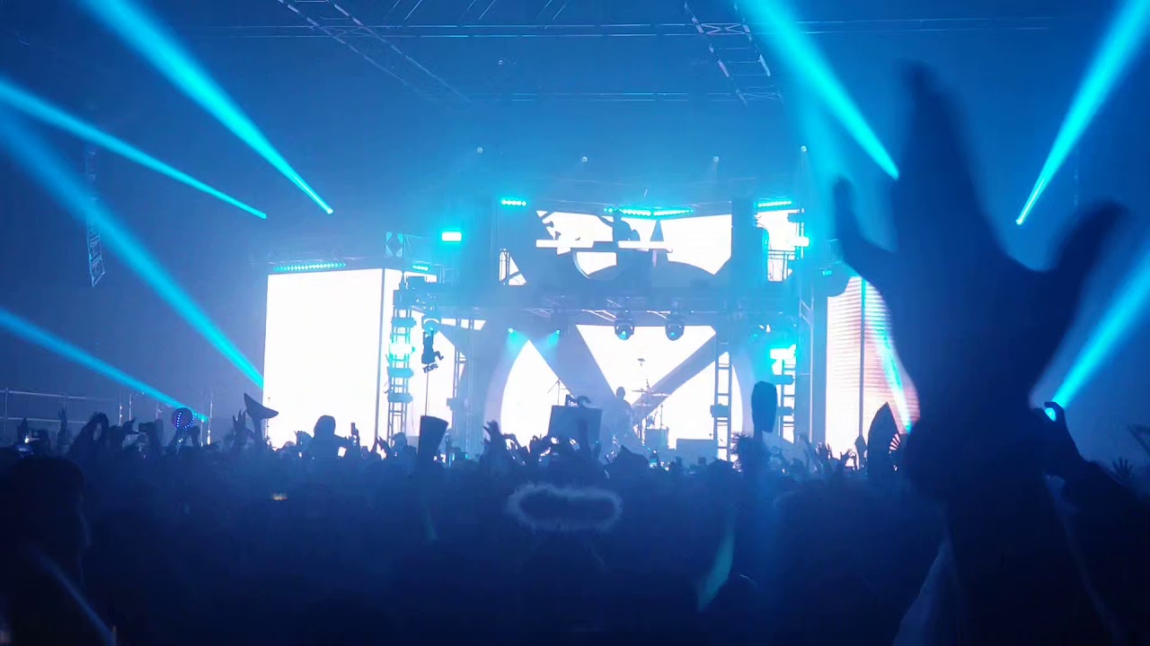 Kayzo - Halloween in Las Vegas with Ravealaton - YouTube