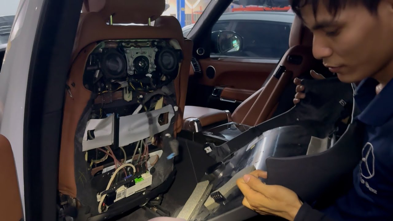 B0020-13 left side air bag deployment control Range Rover L405 - YouTube