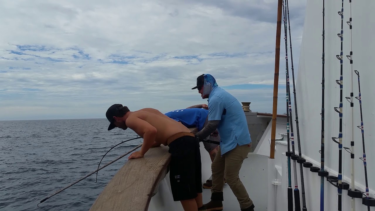 Bluefin tuna over 100lb - YouTube