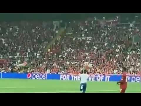 Deli Mi Ne? | Süper Kupa Maçında Sahaya Atladı!