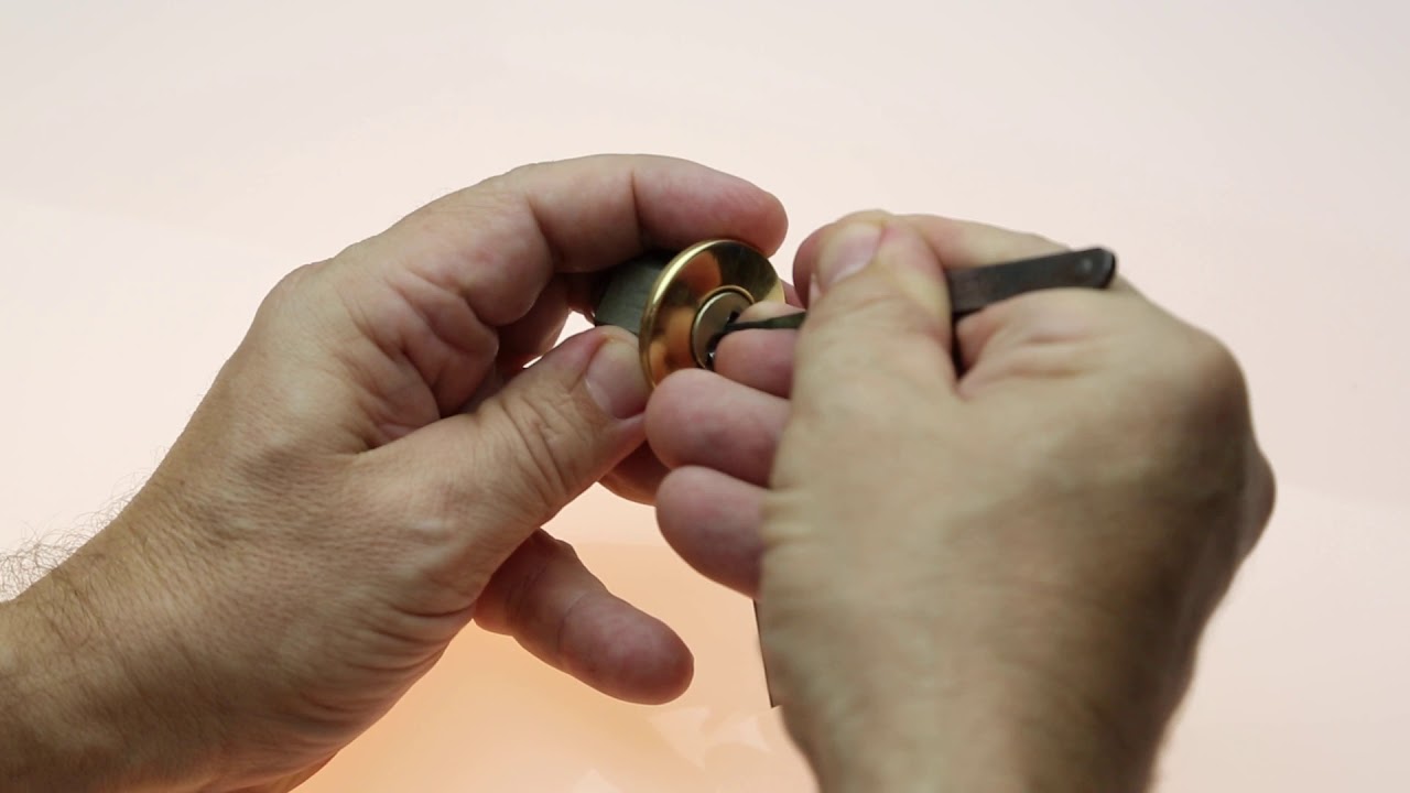 [3] Lock Picking Practice Exercise Two: Feeling the Pins. - YouTube