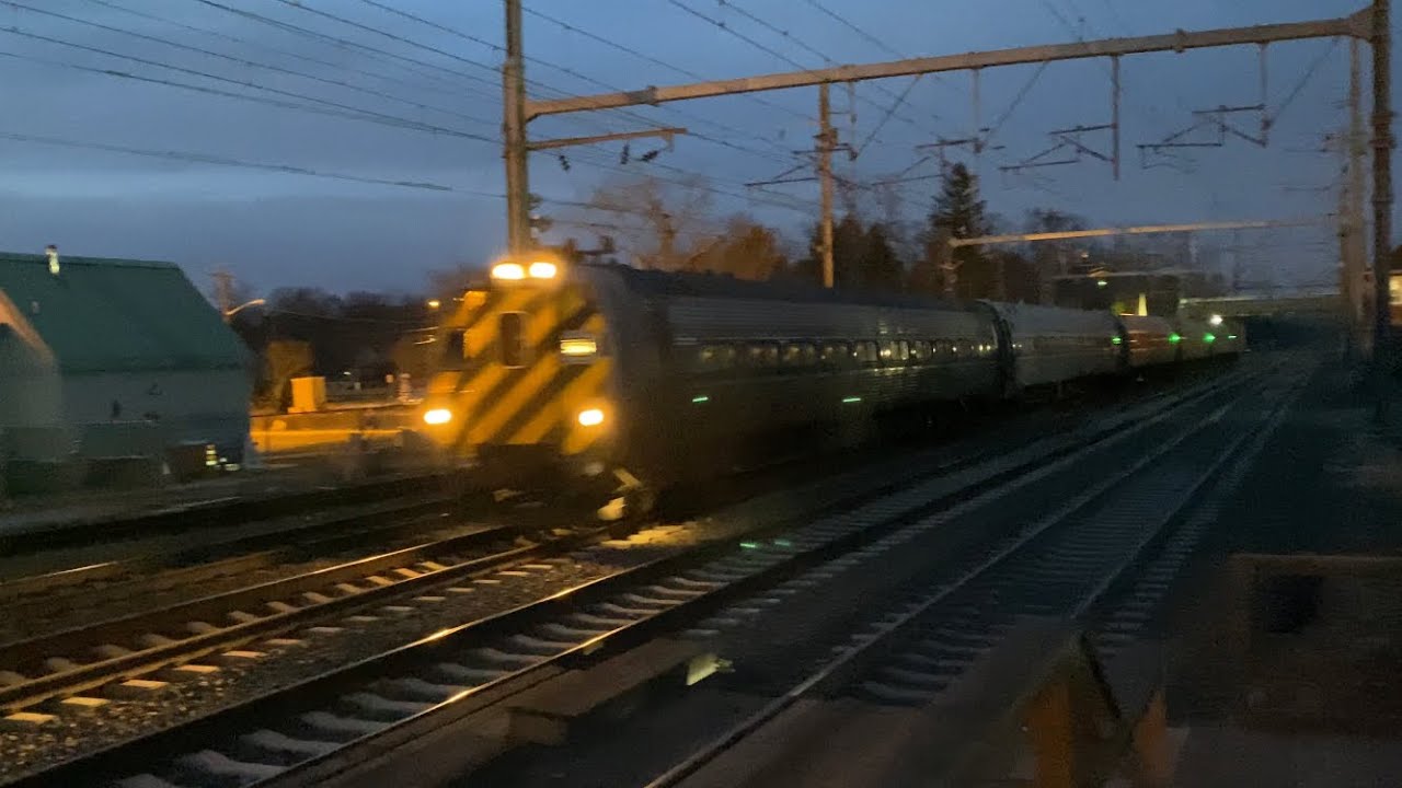 Amtrak Keystone #669 Slowing Down For The Signal - YouTube