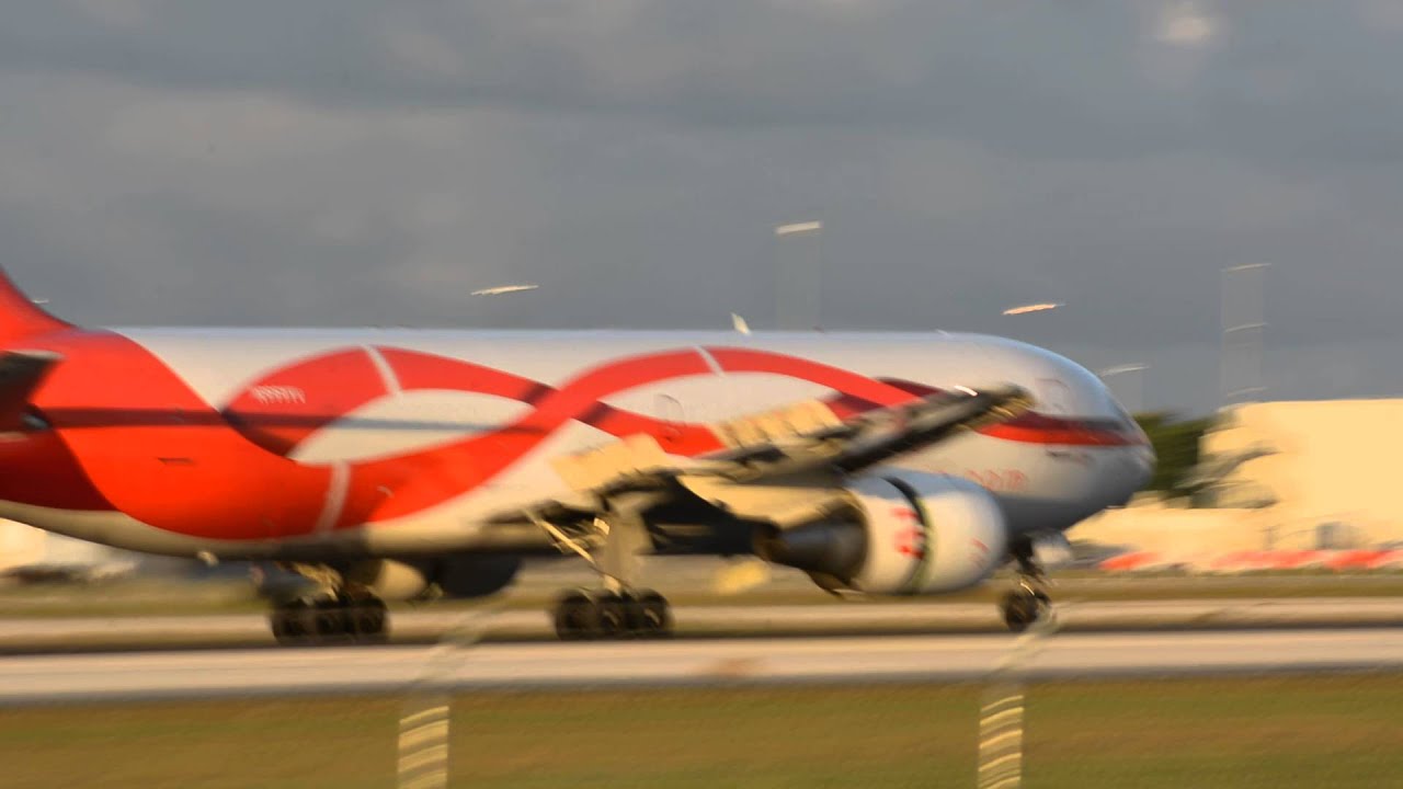 AWESOME 767 REJECTED TAKEOFF AT MIAMI INTERNATIONAL,FL - YouTube