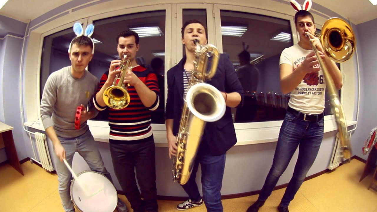 HoT Trap Band- Brass House Mix (Live) - YouTube