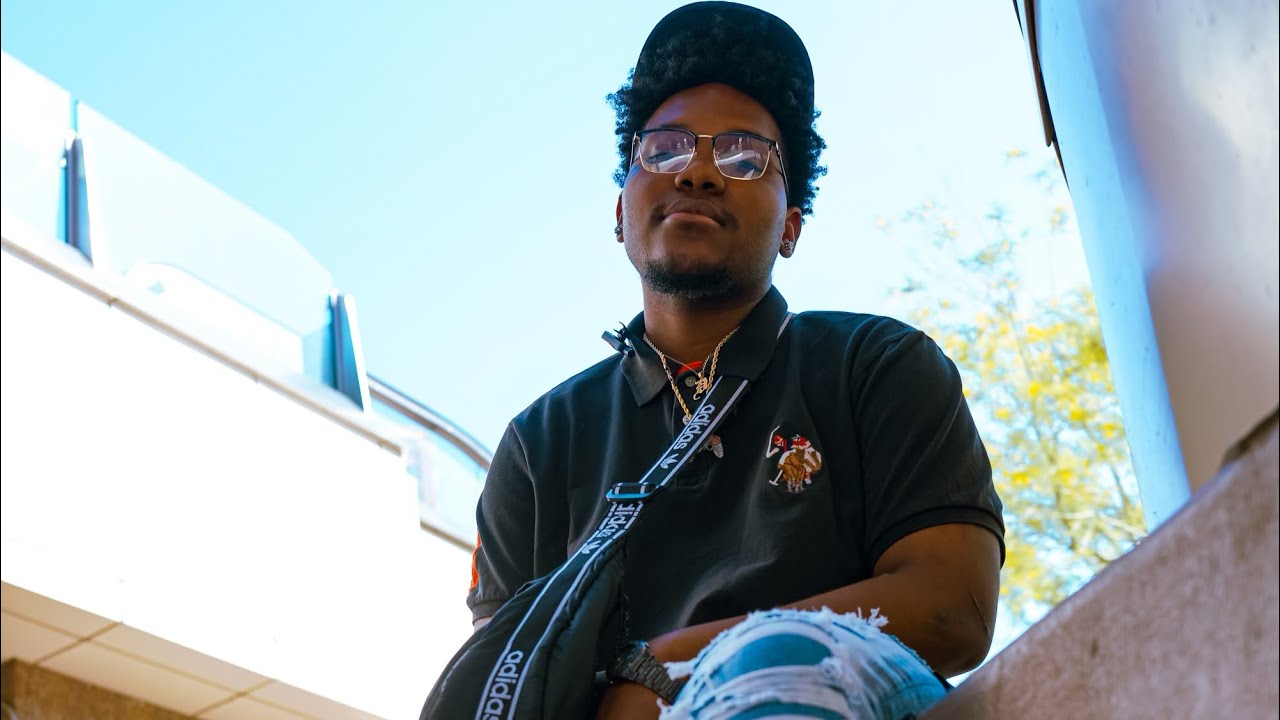 Officially vlogging on dis page @fashionshow mall part 1 - YouTube