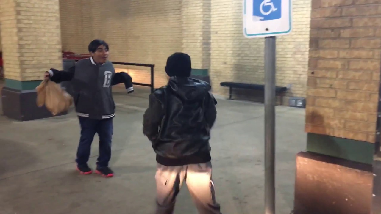 Dumb kids fighting - YouTube