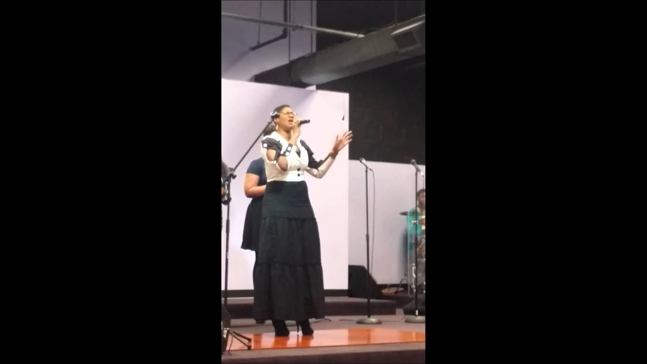 Crystal Tate in worship! Hallelujah let the holy g - YouTube