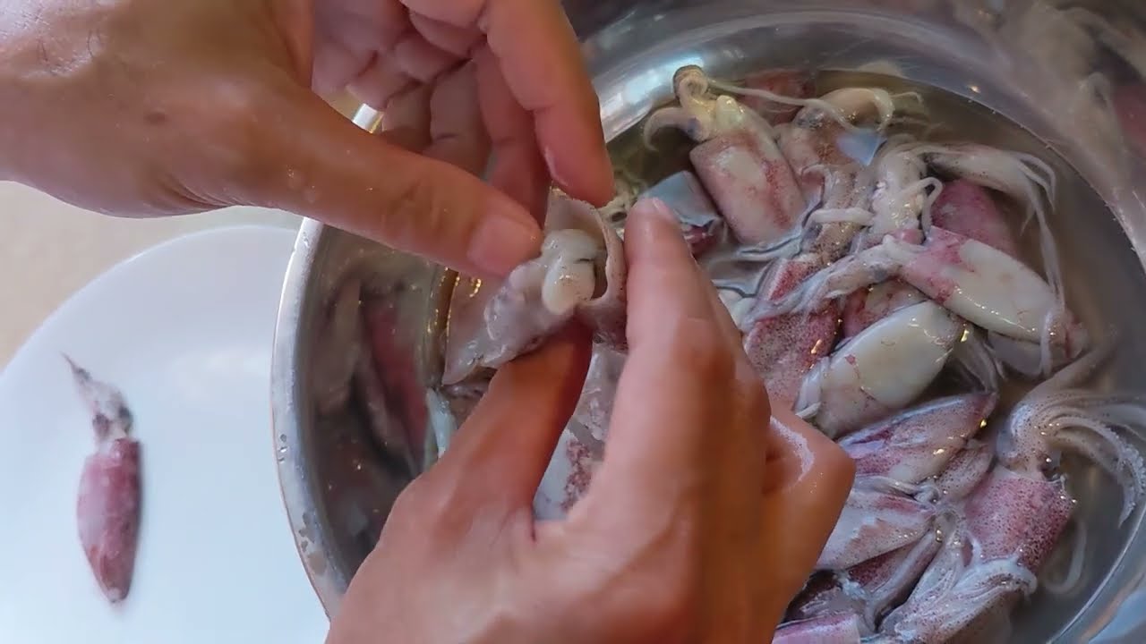 How to Clean Small Squid | Simple & Easy | Pinoy Style | Myraaz World ...