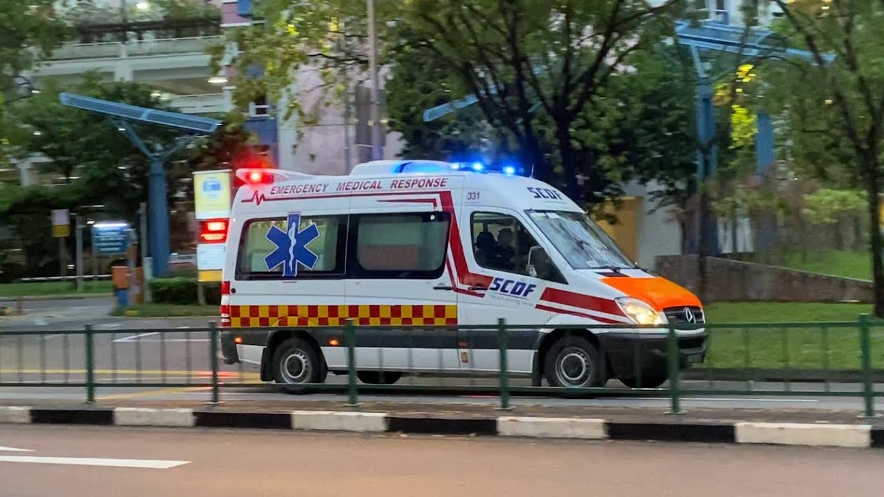 7 YEAR OLD AMBULANCE? - [ENROUTE TO HOSPITAL] SCDF A331 - YouTube