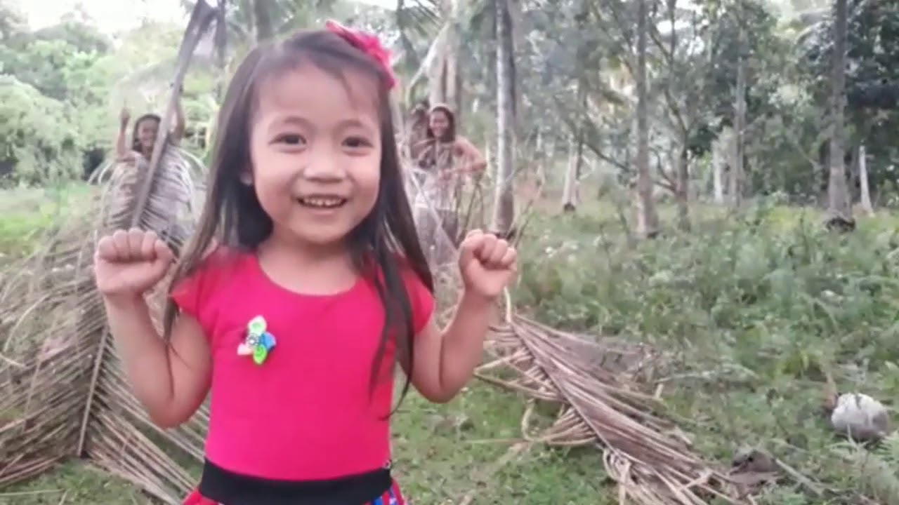 Coconut leaves challenge (dahon sa lubi ) funny bonding with the kids ...