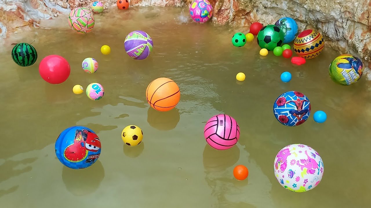 Lempar Lempar Bola ke Kolam, Belajar Warna Bola, Main Bola di Kolam ...