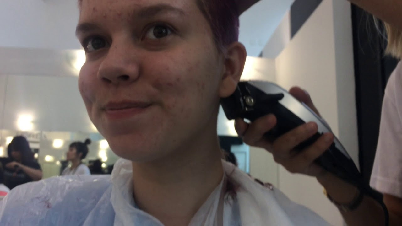 Raspando o cabelo pela primeira vez - YouTube