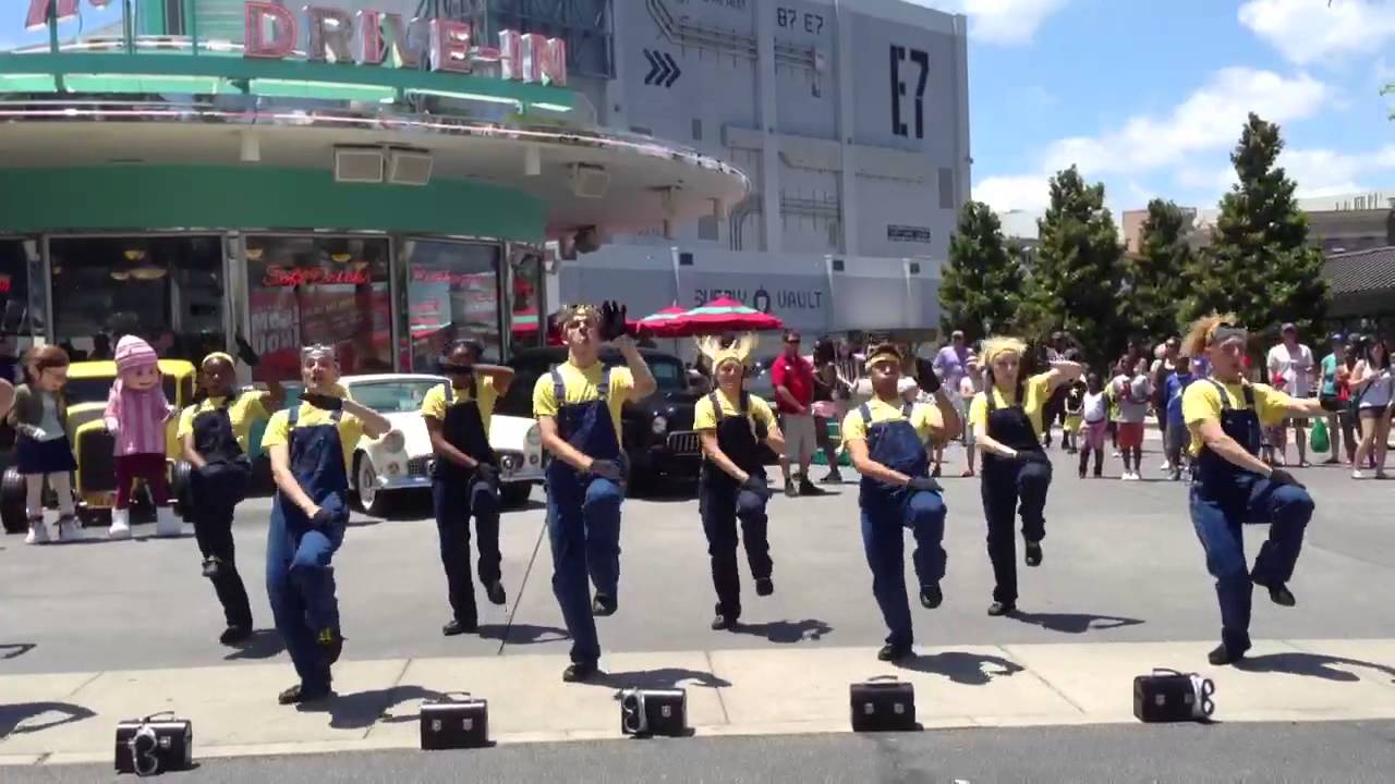 You should be dancing universal superstar parade - YouTube