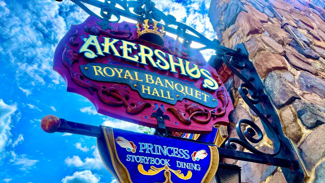 Akershus Disney Princess character dining - YouTube