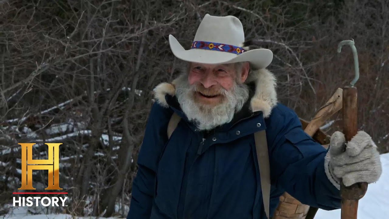 Mountain Men: Tom Traps Whopping 55-Pound Beaver! (Season 12) - YouTube