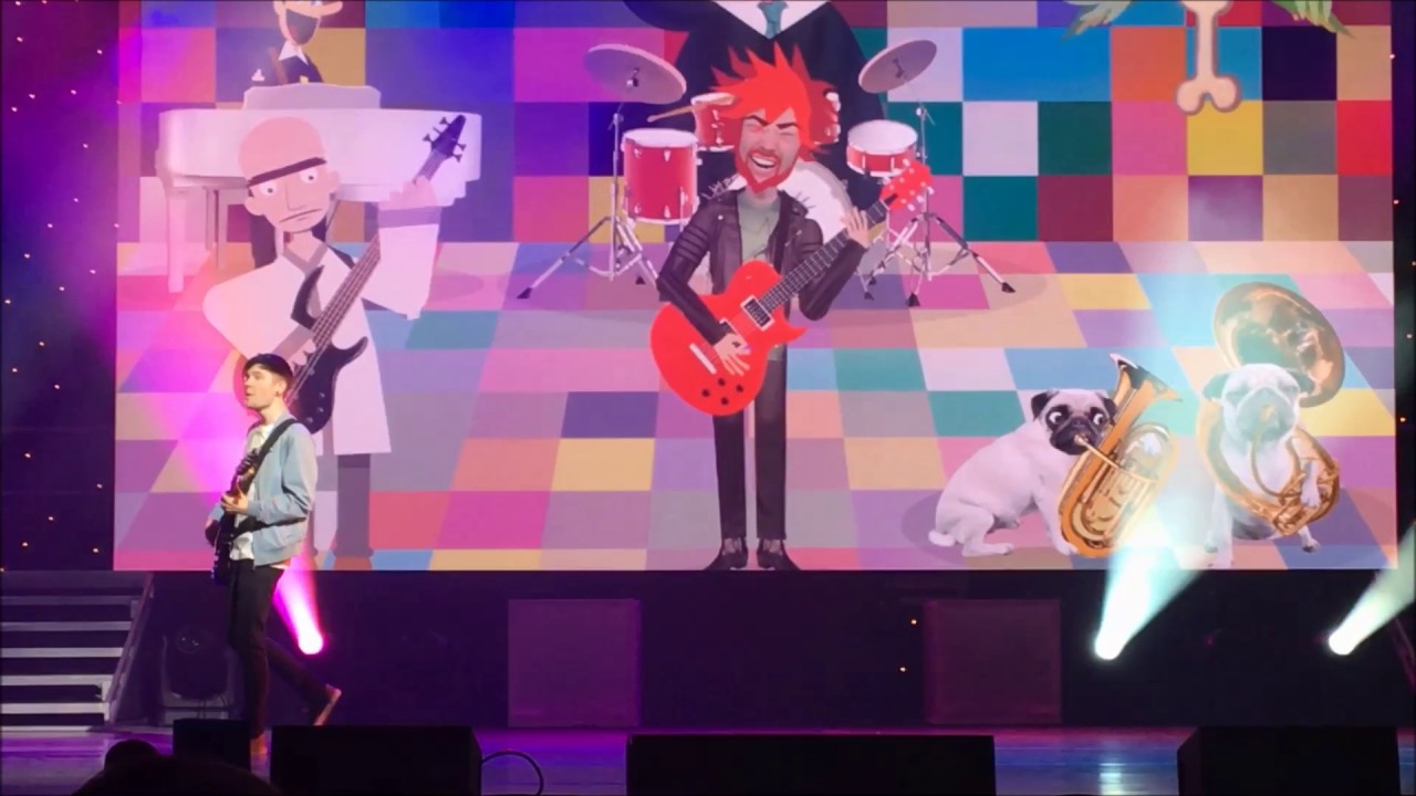 DanTDM US Tour 2017 Grand Rapids -- Dan Sings And Plays Guitar On Stage ...