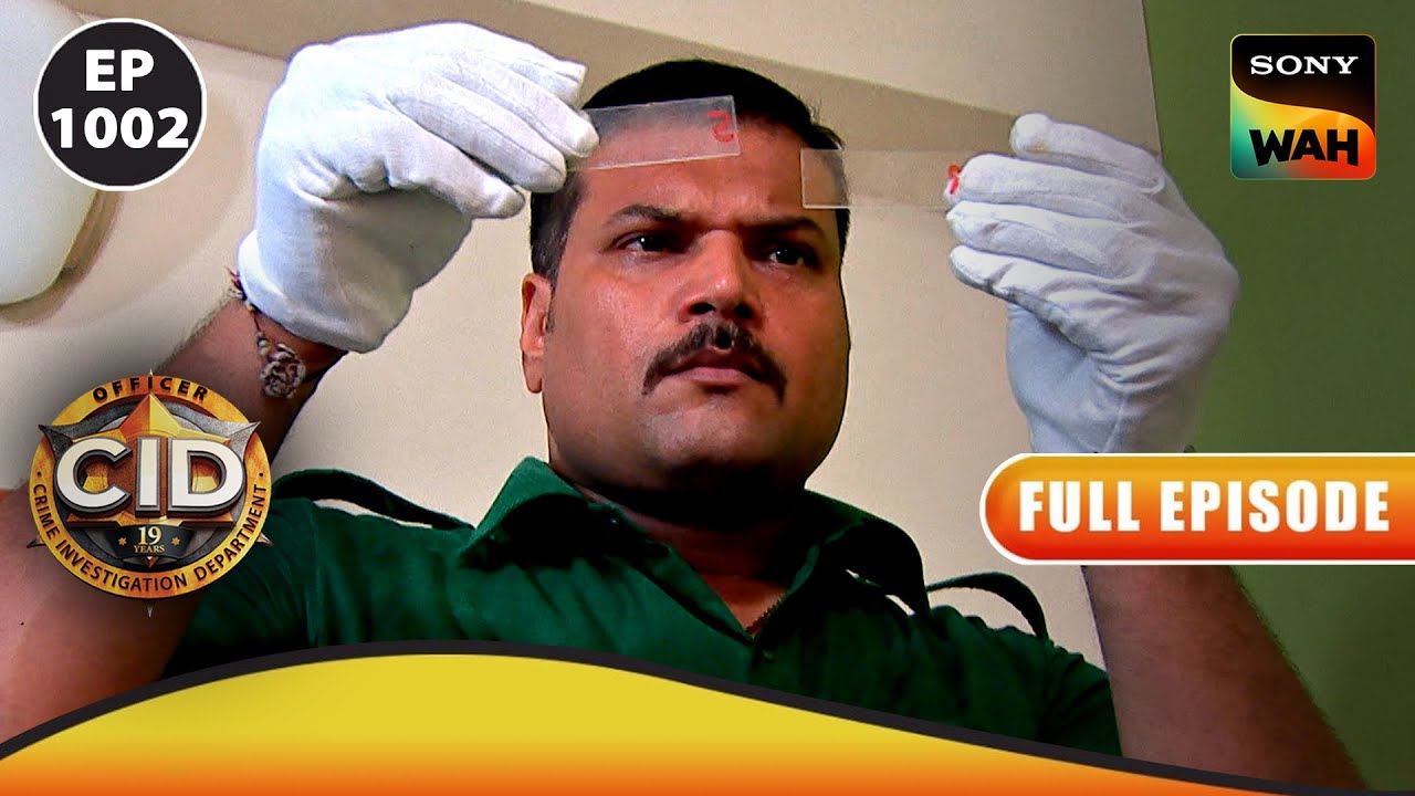 Doctor Salunkhe आए शक के घेरे में | CID | सी.आई.डी - YouTube