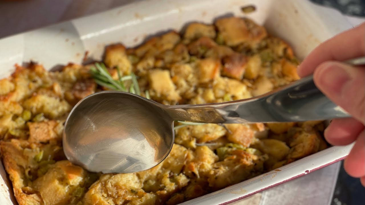 Easy & Delicious Stuffing for your Thanksgiving tables (Best stuffing ...