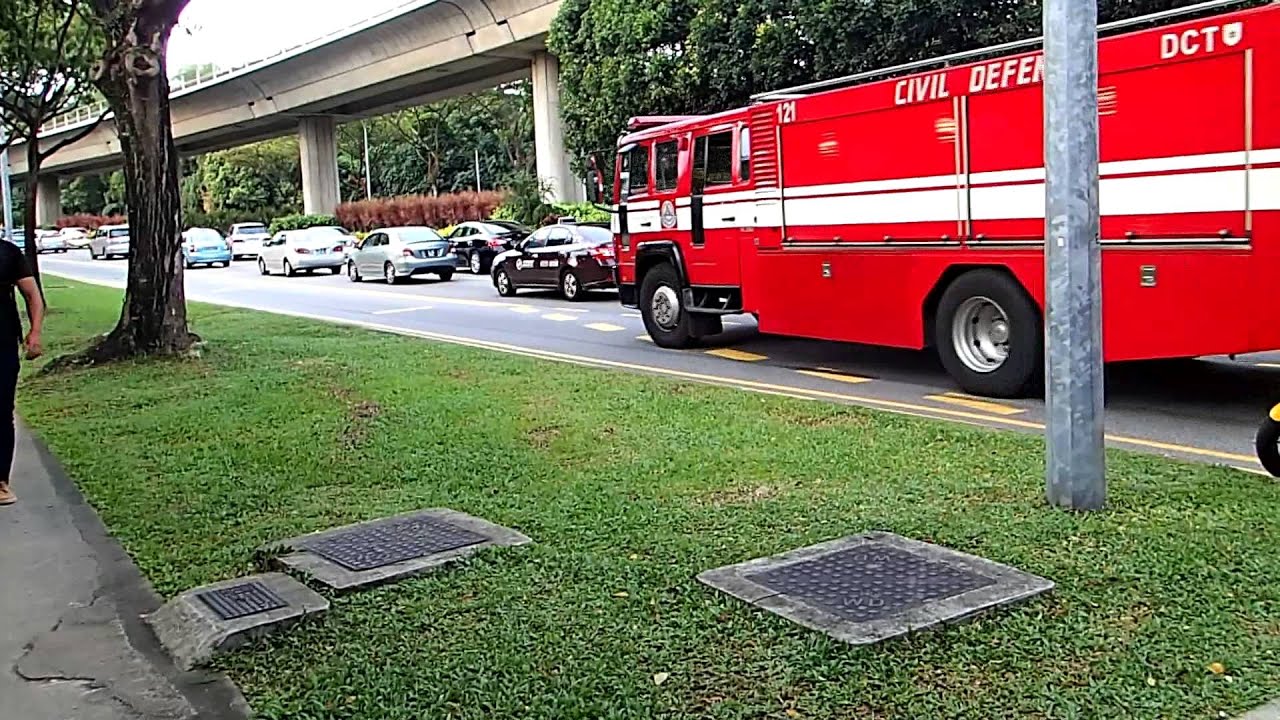 SCDF Fire Bike & Fire Engine - YouTube