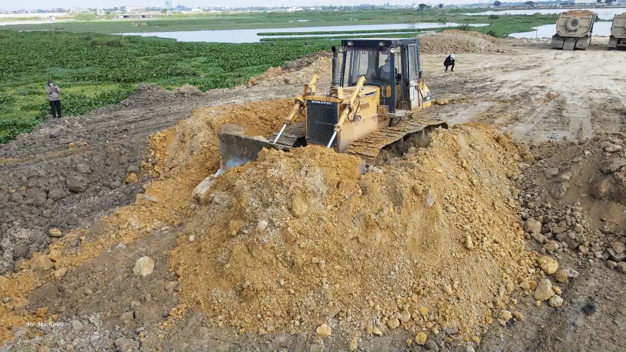 Best Wonderful Operator Skills Construction Machine on Land Reclamation ...