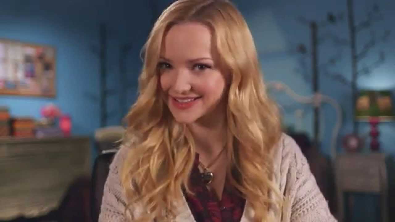 Dove Cameron dans le rôle de Mal | Descendants | Disney Channel BE ...