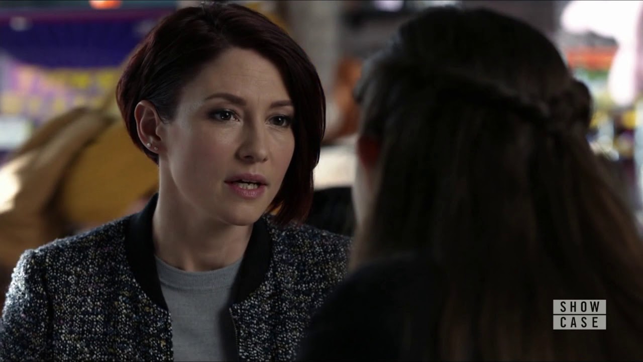 Supergirl 3x19 Alex Danvers bring Ruby to the Arcade - YouTube