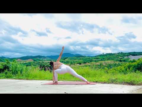 Take a Pause with Mia 💛 Simple Office Yoga Flow, Cool Easy Yoga Trick for Beginners