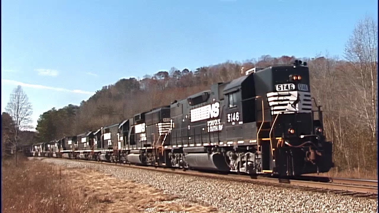 NS GP38-2 #5146 leads NS #361 at Rockmart, Georgia - 12/13/05 (Topaz VEAI 720p60 Upload) - YouTube