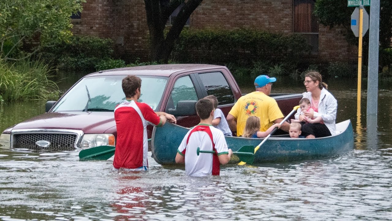 Texans Heal with Helping Hands following Hurricane Harvey - YouTube