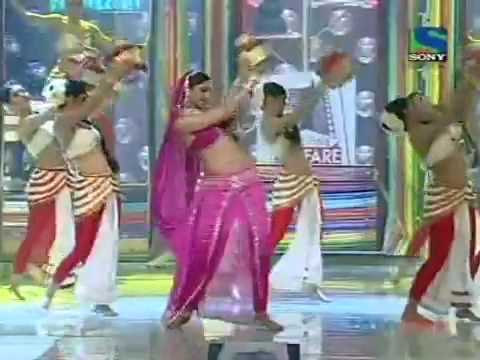 Deepika  dance of dhoom taana....